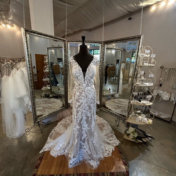 Allure Bridals | Dresses | Sample Allure Bridal Gown Style 96l | Poshmark